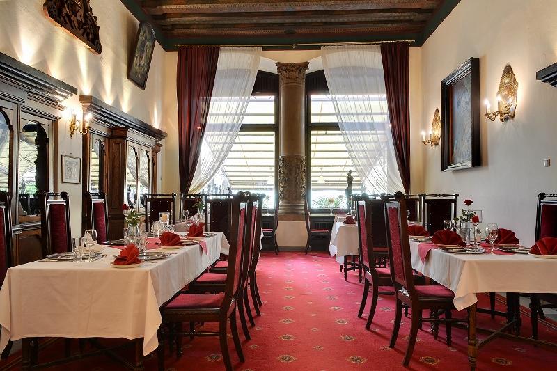 Dwór Polski Restauracja Królewska - imprezy i przyjęcia od 85 zł za osobę